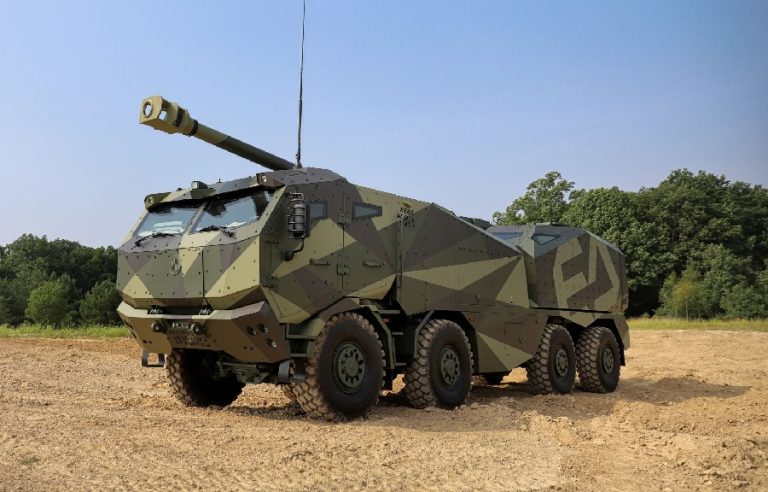 Zuzana 2 artillery system meets with great interest in Abu Dhabi