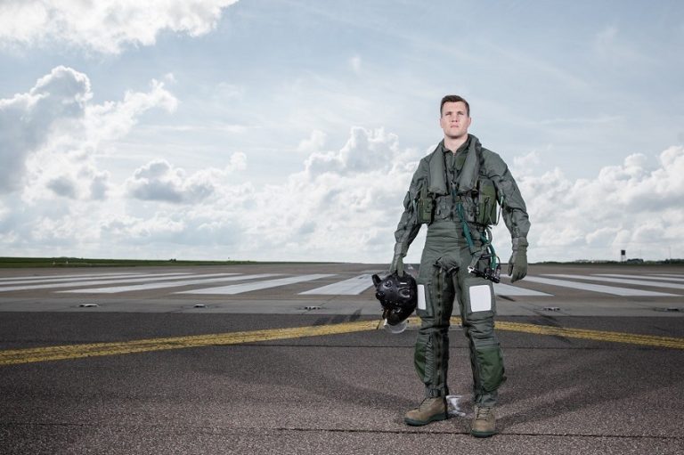 Survitec equips 2,000th F-35 pilot with aircrew flight equipment ensemble