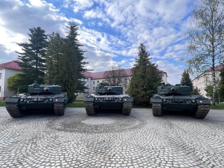 Germany delivered two more Leopard 2A4 tanks to the Czech Republic