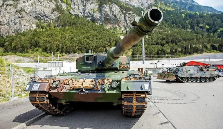 Rheinmetall signs contract to buy 25 Leopard 2A4 tanks from Switzerland