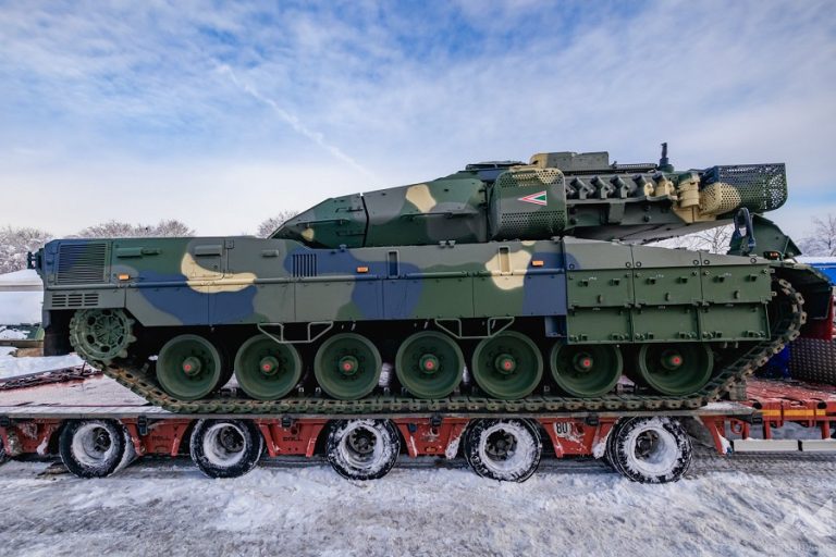 Hungary integrates Leopard 2A7HU main battle tanks into land forces