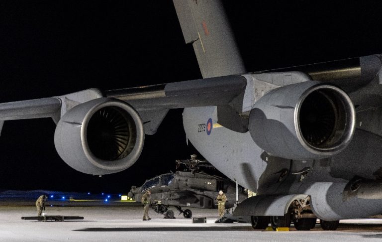 RAF Globemaster delivers British Army attack helicopters to the Arctic