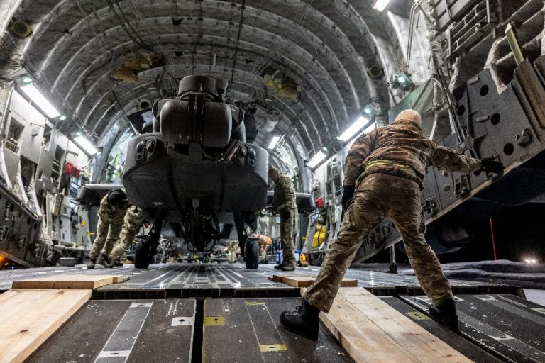 RAF Globemaster delivers British Army attack helicopters to the Arctic