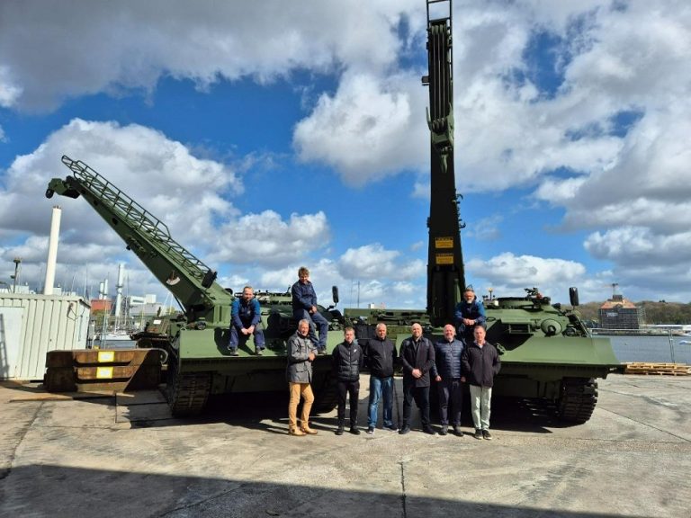 Israeli experts analyze China's development of laser weapon