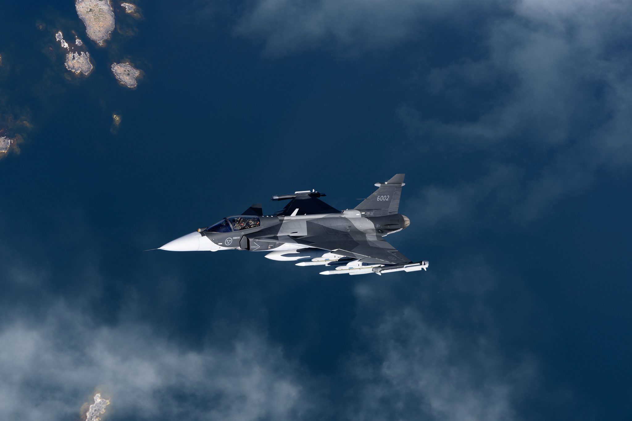 Sweden purchases additional LITENING 5 targeting pods for Gripen fighters