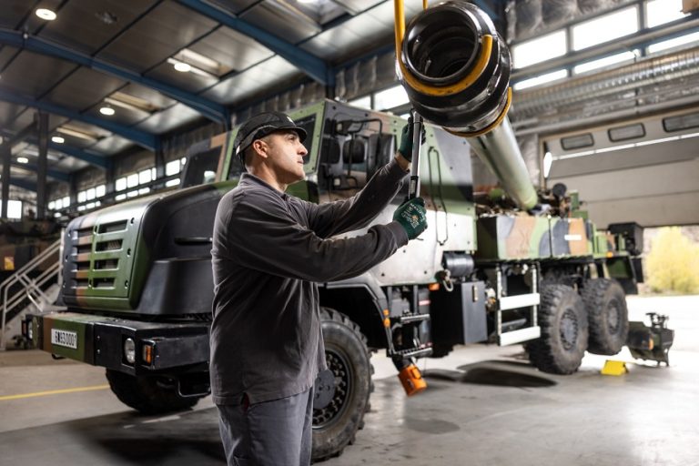 Colt CZ acquires the Mk 47 automatic grenade launcher system technology