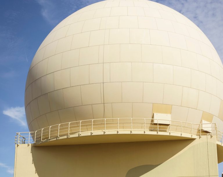 Indra completes installation of Lanza 3D long-range radar for Spanish ...