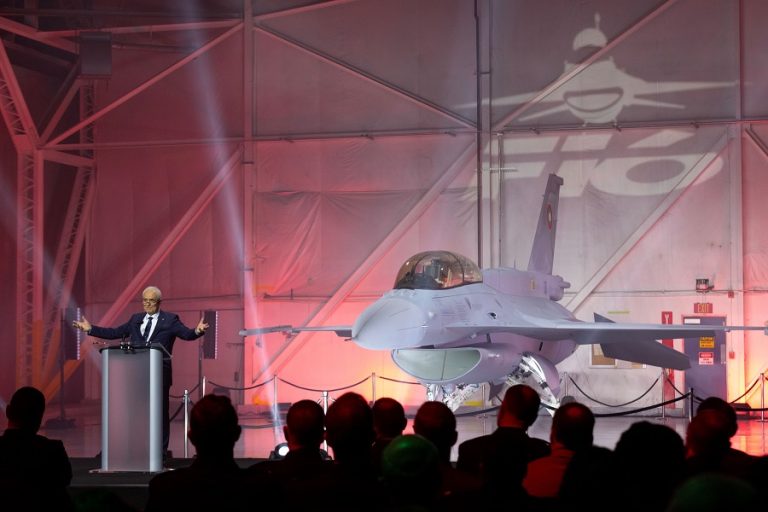 Lockheed Martin rolls out first F-16 Block 70 fighter jet for Bulgarian ...