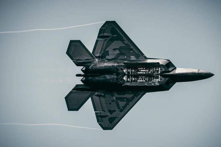 Raytheon and U.S. Air Force set record with longest known AMRAAM ...