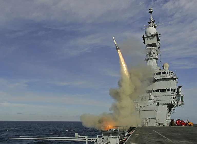 French Navy tests Aster 30 missile against Hammer IR bomb in automated ...